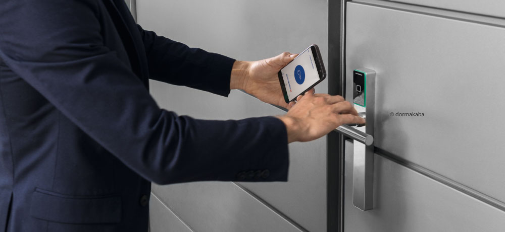 Türen einfach per Smartphone öffnen mit evolo smart Insitech